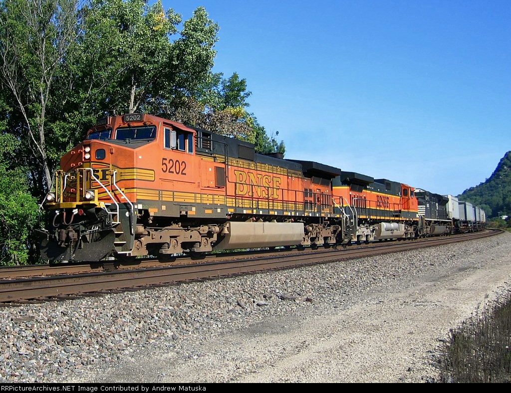 BNSF 5202